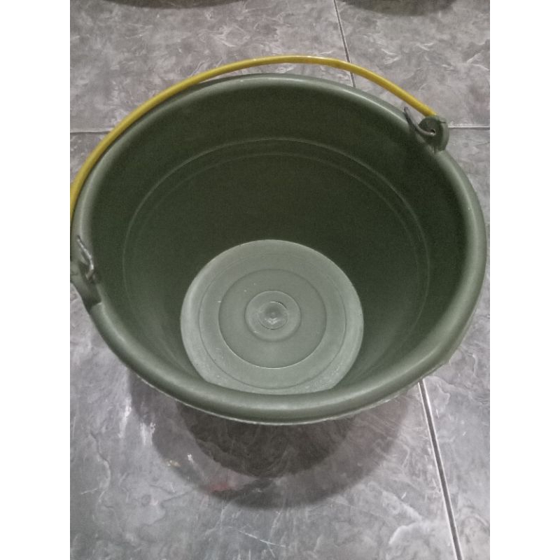 Jual Ember kecil 1,5 galon / ember plastik kecil | Shopee Indonesia