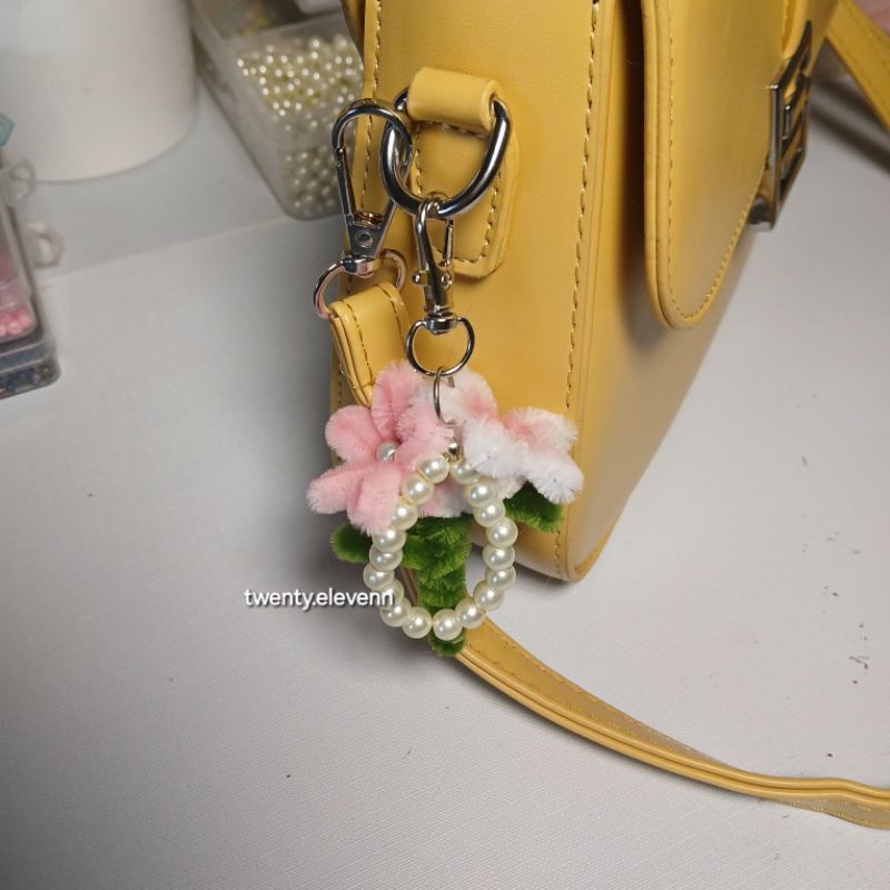Jual Gantungan Kunci Mini Bucket | Keychain Kawat Bulu Buket Mini Bunga ...