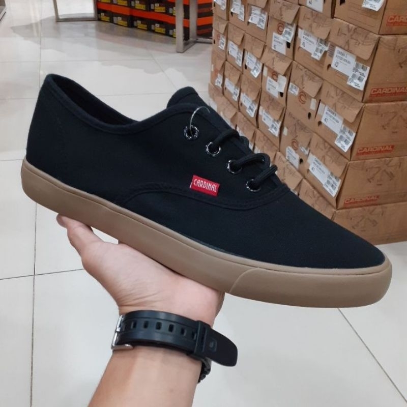 Jual Sepatu Sneakers Pria CARDINAL ️ Terbaru 40-44 (100% ORIGINAL ...