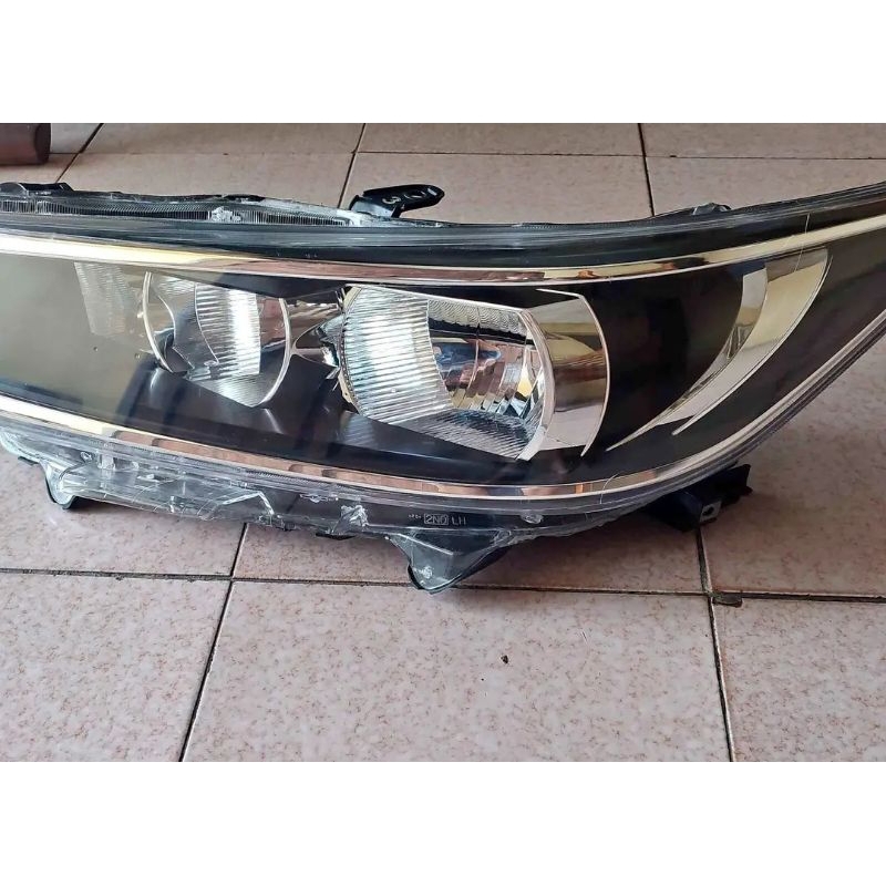 Jual headlamp lampu depan innova reborn type v kiri | Shopee Indonesia