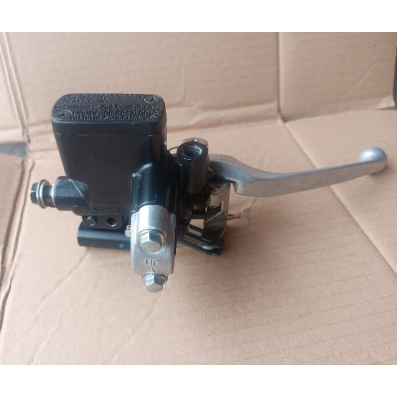 Jual MASTER REM DEPAN BAGIAN ATAS HONDA BEAT DELUXE BEAT NEW LED K1A ...
