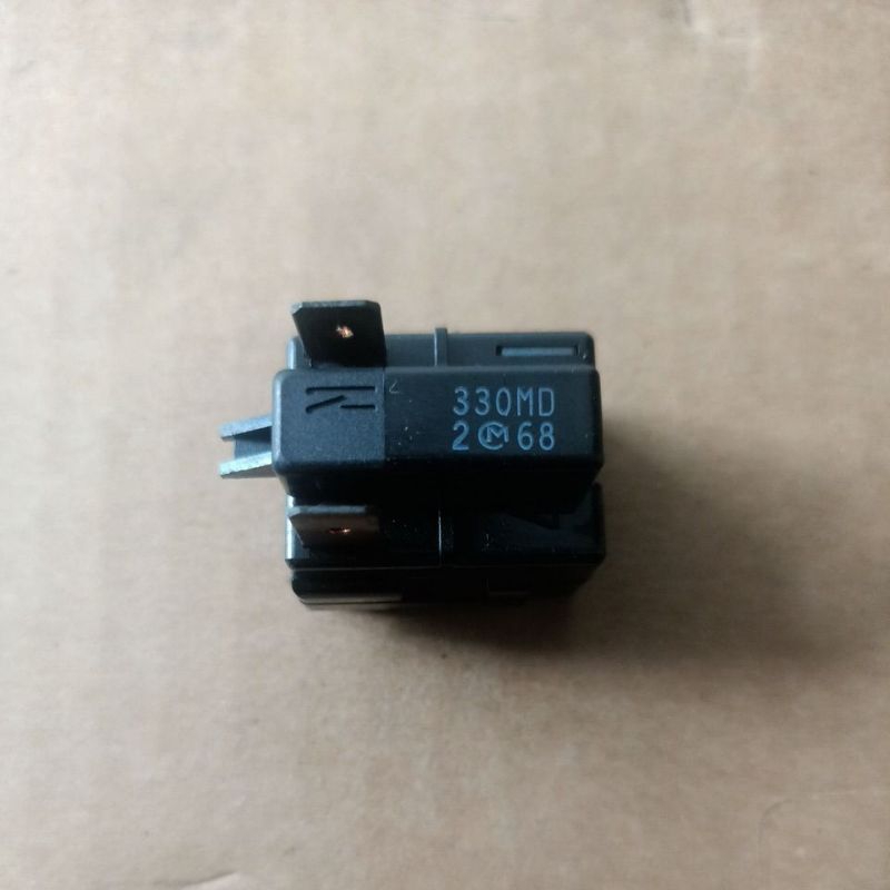 Jual Relay PTC Kulkas 2 Pin Soket Kanan Kiri Murata 330MD Original ...