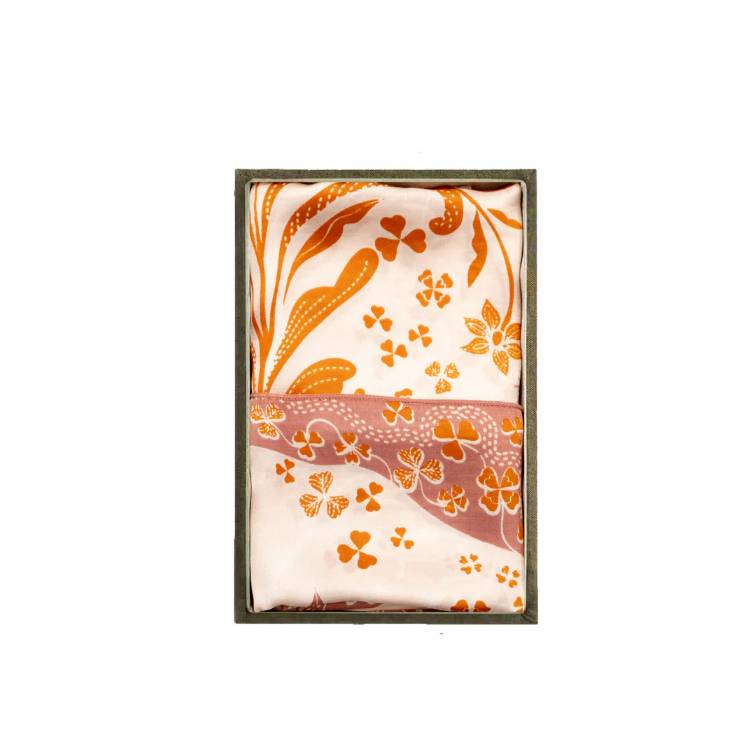 Jual Batik Wayang Scarf In Gift Box - Kartini Series: Selendang in ...