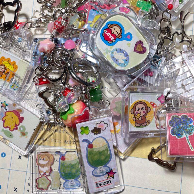 Jual FRAME BEADS KEYCHAIN HEISEI RETRO NANA FOUR LEAF CLOVER etc ...