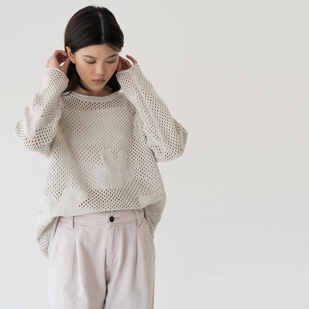 Jual InKano Thyme - Atasan rajut wanita dengan floral details untuk ...