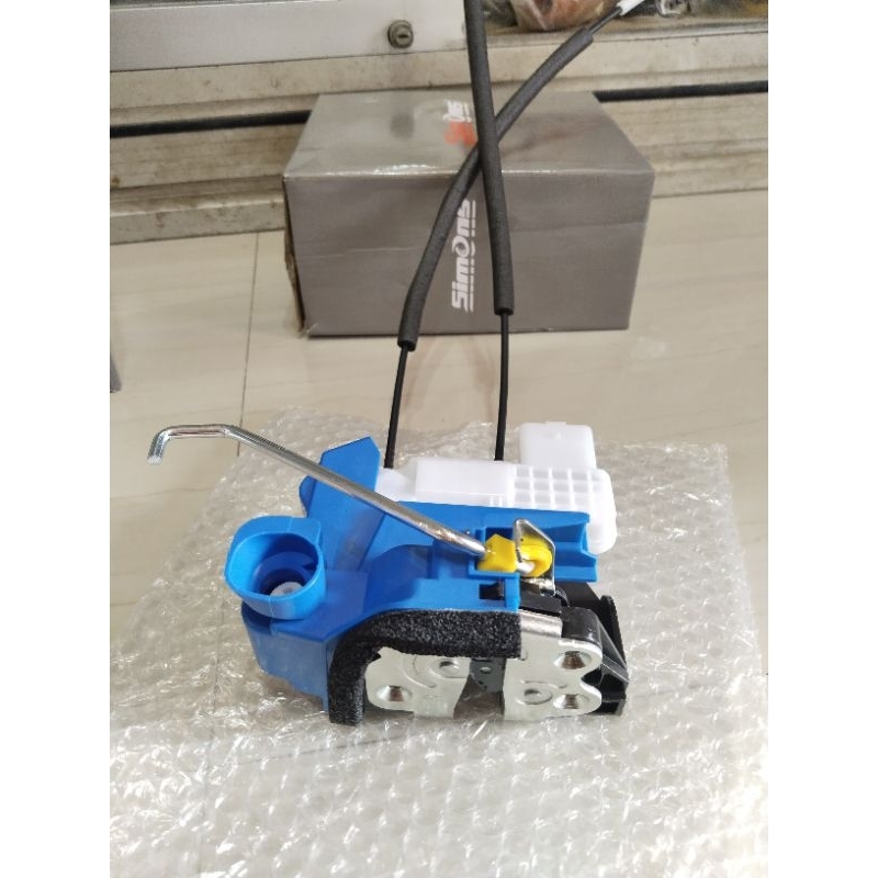 Jual latch actuator door lock pintu depan kanan kia all new rio ...