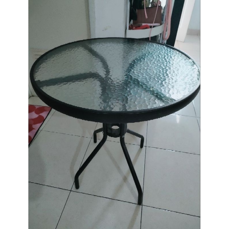 Jual Meja Teras Bulat bahan besi dan kaca Kokoh dan tebal preloved ...