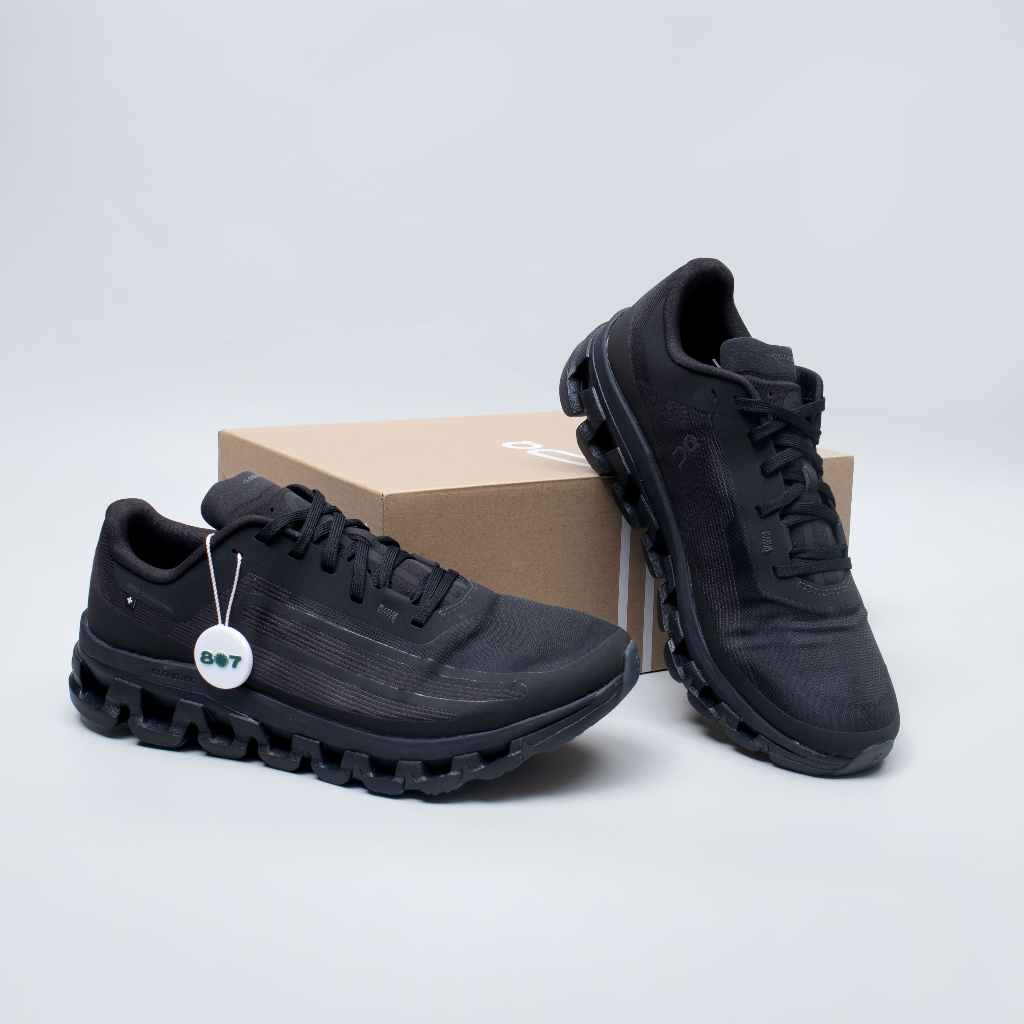 Jual ON Cloudflow 4 IKON Bureau Borsche Magnet Black | Shopee Indonesia