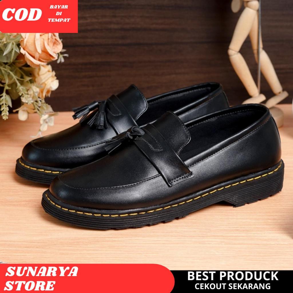 Jual Sepatu Slip On Docmart Pria Comboys Slop Pantofel Formal Kasual ...