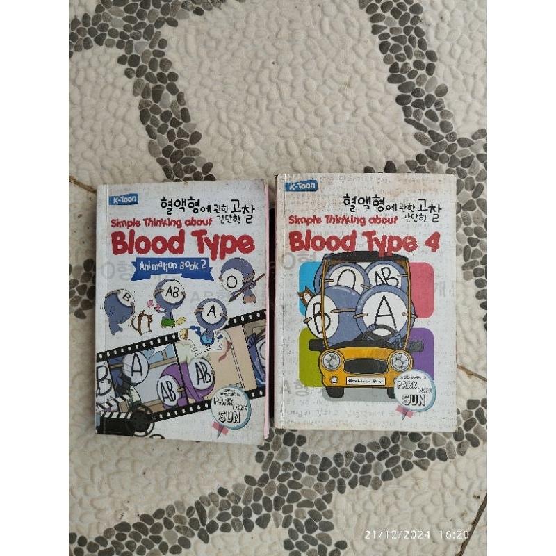 Jual Paket 2 Buku Komik K-Toon: SIMPLE THINKING ABOUT BLOOD TYPE Book 2 ...