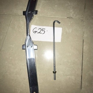 Jual Tatakan aki pegangan aki inova bensin 74404-0k080 | Shopee Indonesia