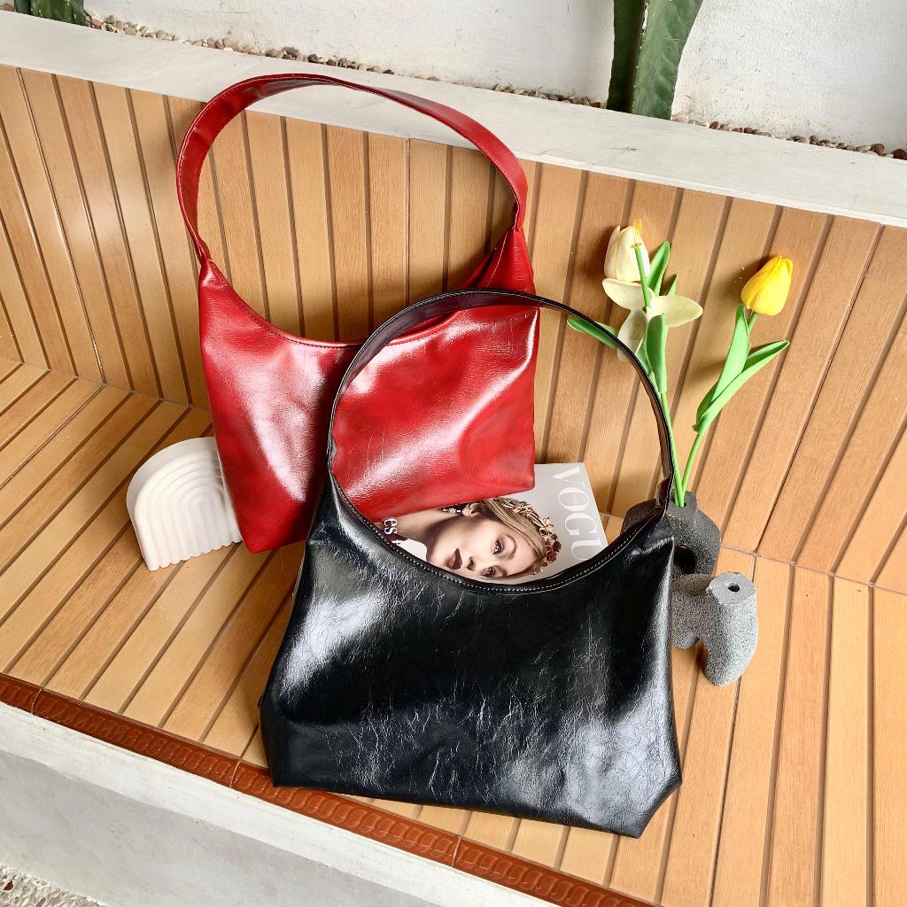 Jual Quora Essentials | Yerri slingbag aesthetic ukuran besar muat ...