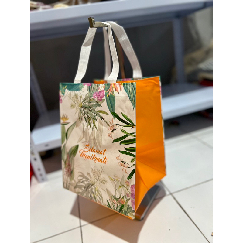 Jual (1 LUSIN = 12 PCS) TAS HAJATAN SPUNBOND LAMINASI DAUN 22x22 CM / TAS HAJATAN / GOODIEBAG ...