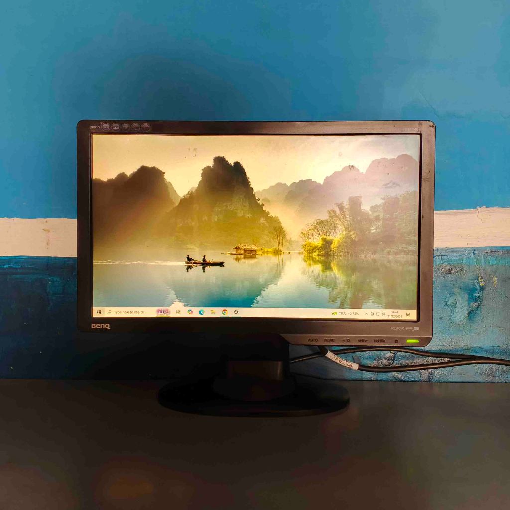 Jual Monitor Merk BenQ Lcd 16 Wide Kondisi Normal | Shopee Indonesia