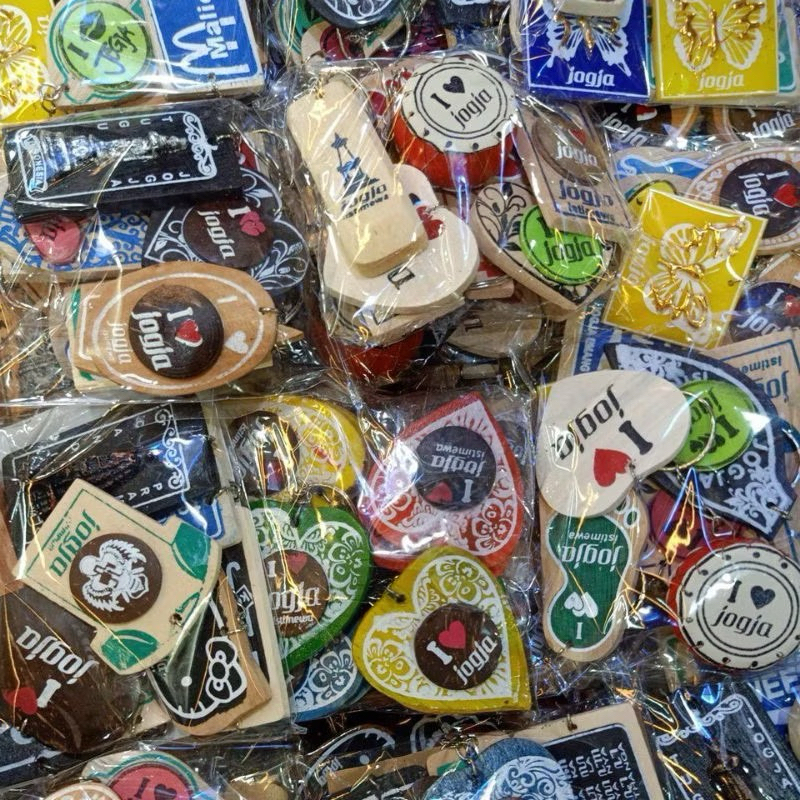 Jual Gantungan kunci Jogja 1 kodi ( isi 20 pcs ) Souvenir oleh-oleh khas malioboro yogyakarta ...