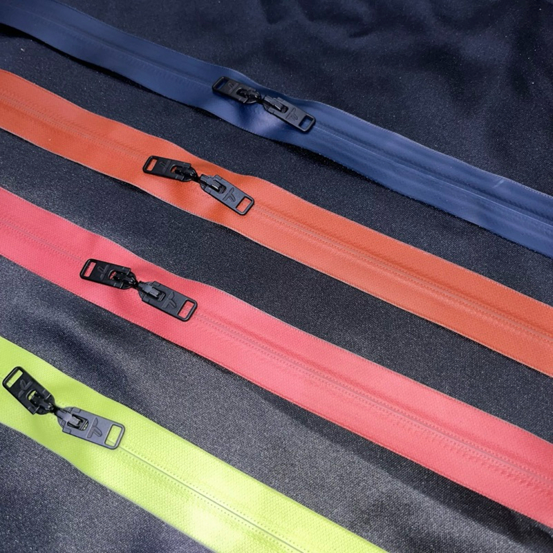 Jual Resleting Anti Air / Zipper Waterproof YKK No.3 @harga/pcs. Warna ...