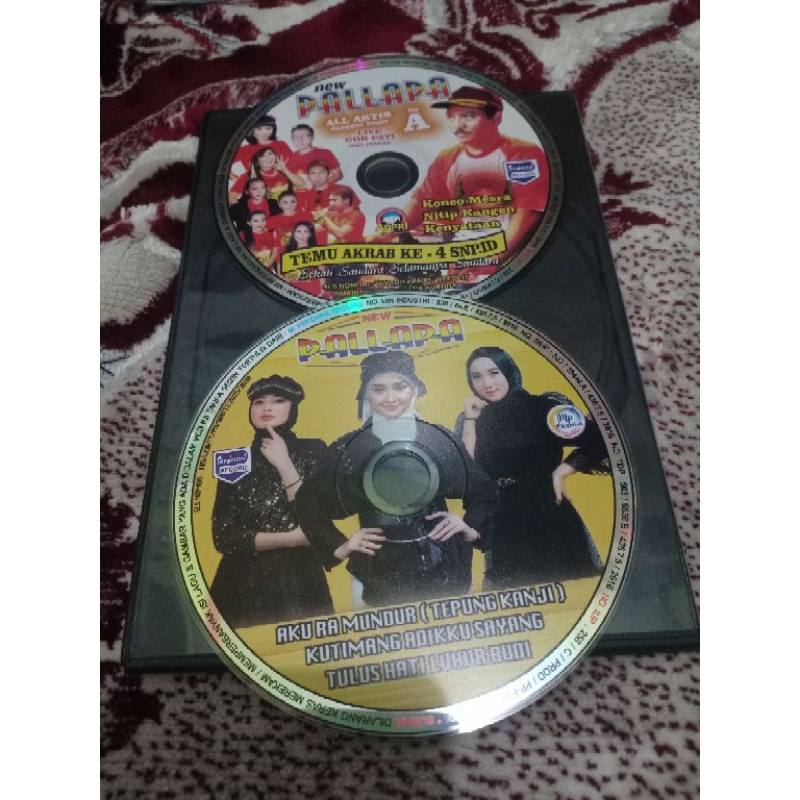 Jual KASET VCD NEW PALLAPA TEMU AKBAR KE 4 & AKU RA MUNDUR TANPA COFER BONUS BOX | Shopee Indonesia
