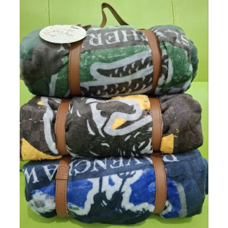 Jual Selimut dengan Tudung Gryffindor/Ravenclaw/Slytherin/Hufflepuff ...