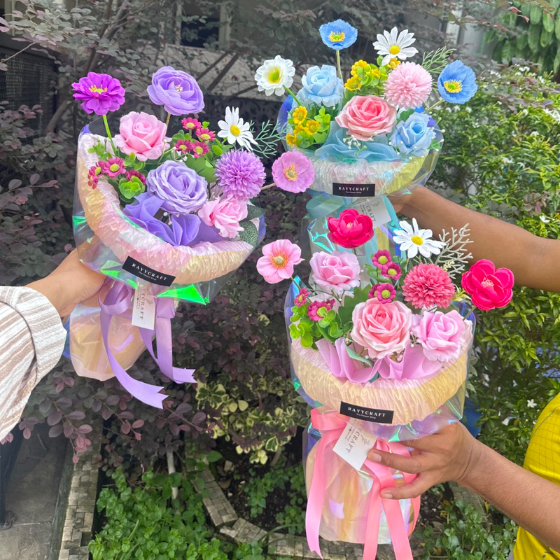 Jual Buket Hologram Round Bunga Artificial Bouquet | Shopee Indonesia