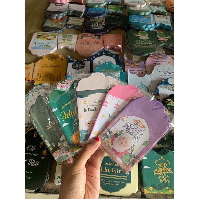 Jual paket usaha 100 pcs siap jual Medium mix (labubu muslim kartun ...