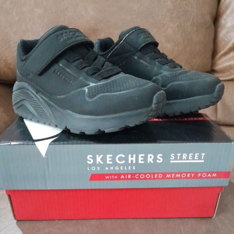 Jual PRELOVED LIKE NEW Sepatu SKECHERS hitam ukuran 11 anak sekolah TK ...