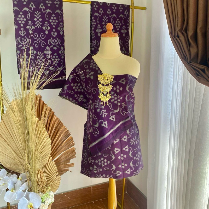 Jual KAIN TENUN ENDEK KHAS BALI MOTIF PATRA BUNBUNAN WARNA DASAR UNGU ...