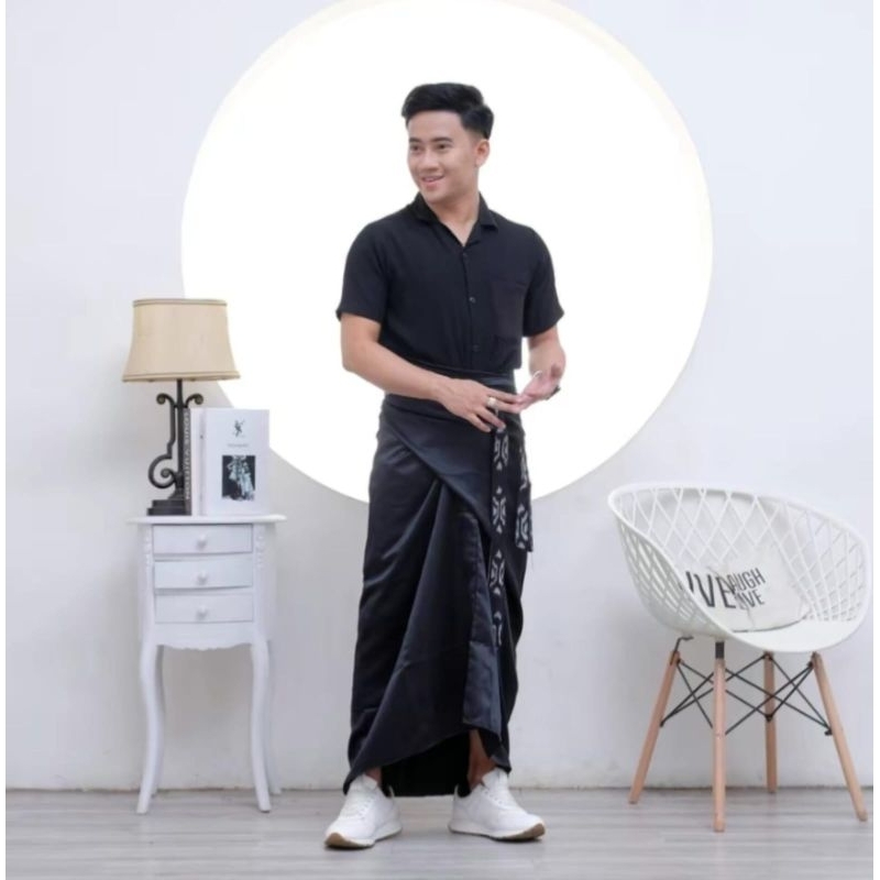 Jual SARUNG SRIKANDI SARUNG IKAT HITAM POLOS | Shopee Indonesia