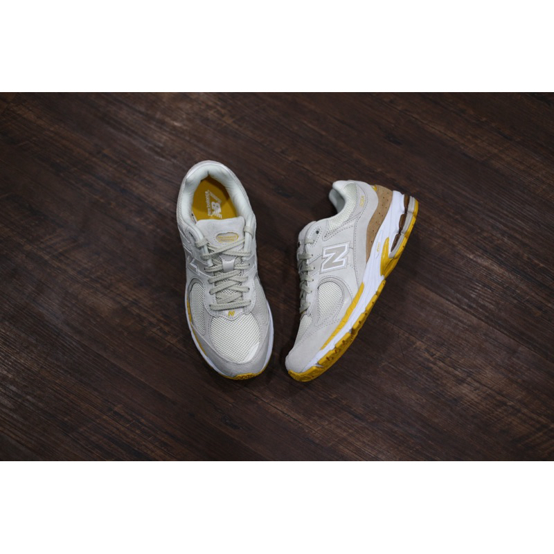 Jual NB 2002r Beige Yellow | Shopee Indonesia