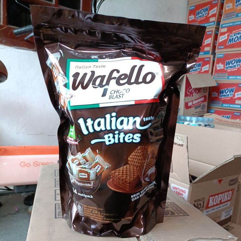 Jual wafello wafer coklat pouch 234gr 1 karton isi 6pcs | Shopee Indonesia