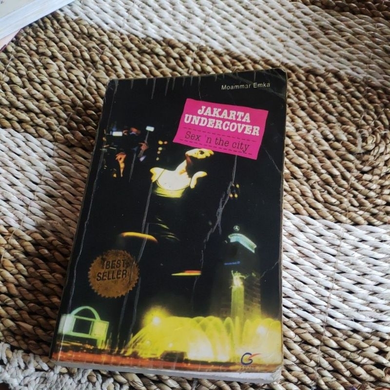Jual JAKARTA UNDERCOVER - MOAMMAR EMKA original | Shopee Indonesia