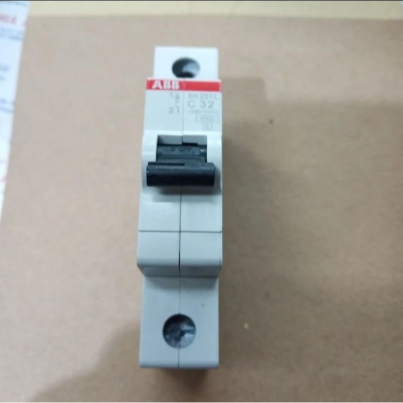 Jual mcb ABB 1p 32a | Shopee Indonesia