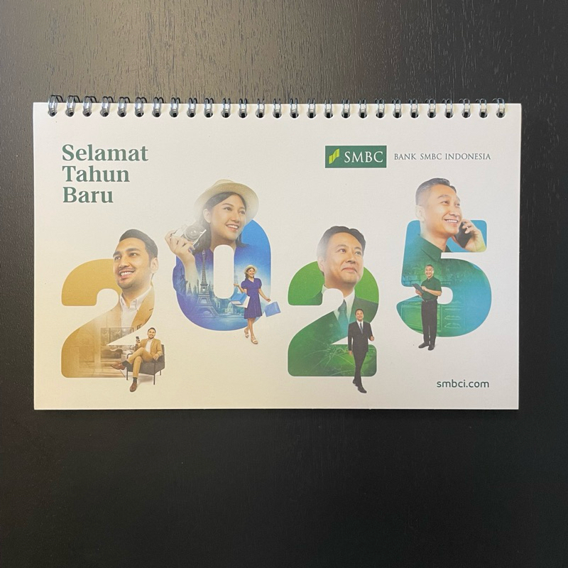 Jual KALENDAR TAHUN 2025 papan stand alone kalendar BANK SMBC PRIORITAS INDONESIA KALENDAR MEJA ...