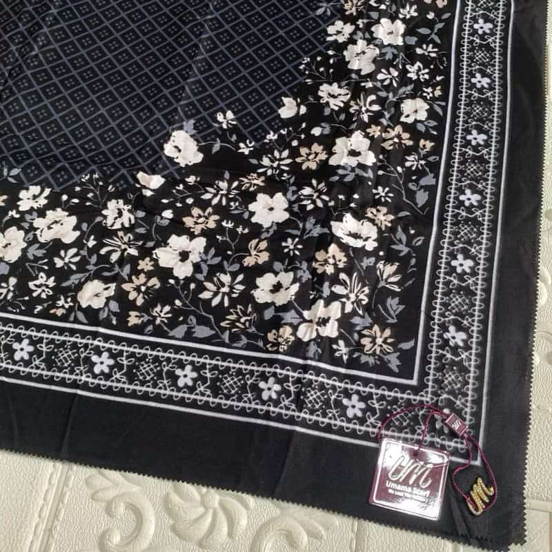Jual Kerudung Umama Scarf Laser Cut Logo Metal Swarovsky pouch hijab ...