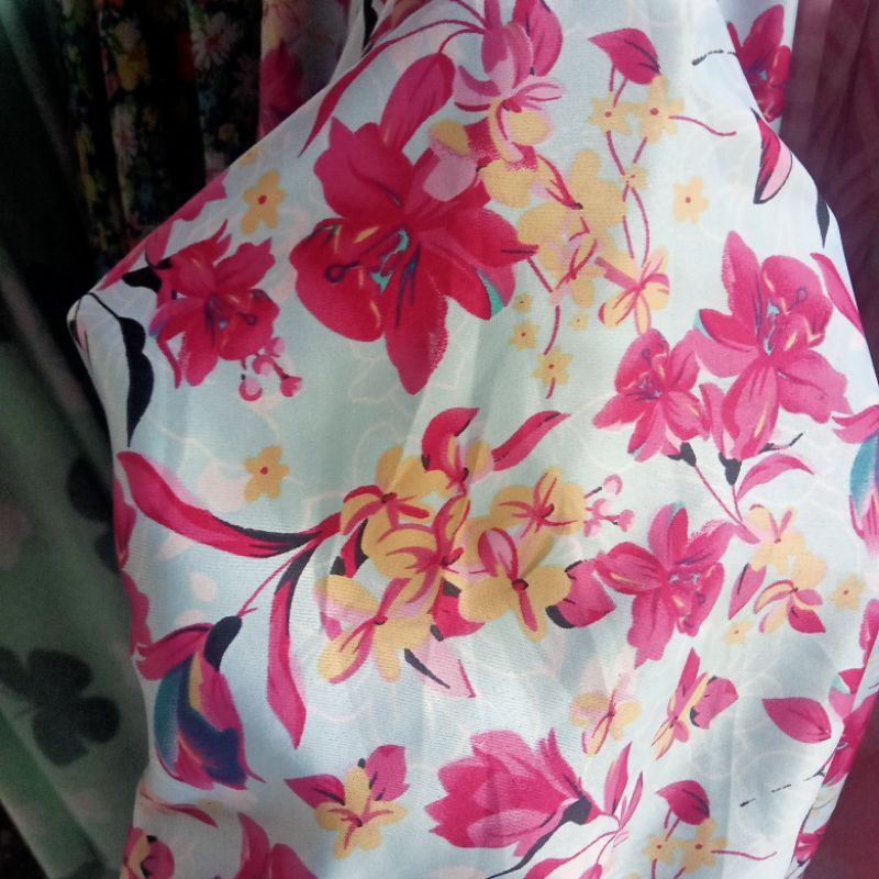 Jual Kain Satin Santorini Silk Motif Bunga Import - Kain Satin Silk ...