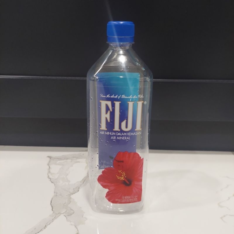 Jual BOTOL MINUM BOTOL AIR FIJI 50ML 700ML 1L UNTUK DISPLAY PAJANGAN PROPS FOTO LIVE STREAMING ...