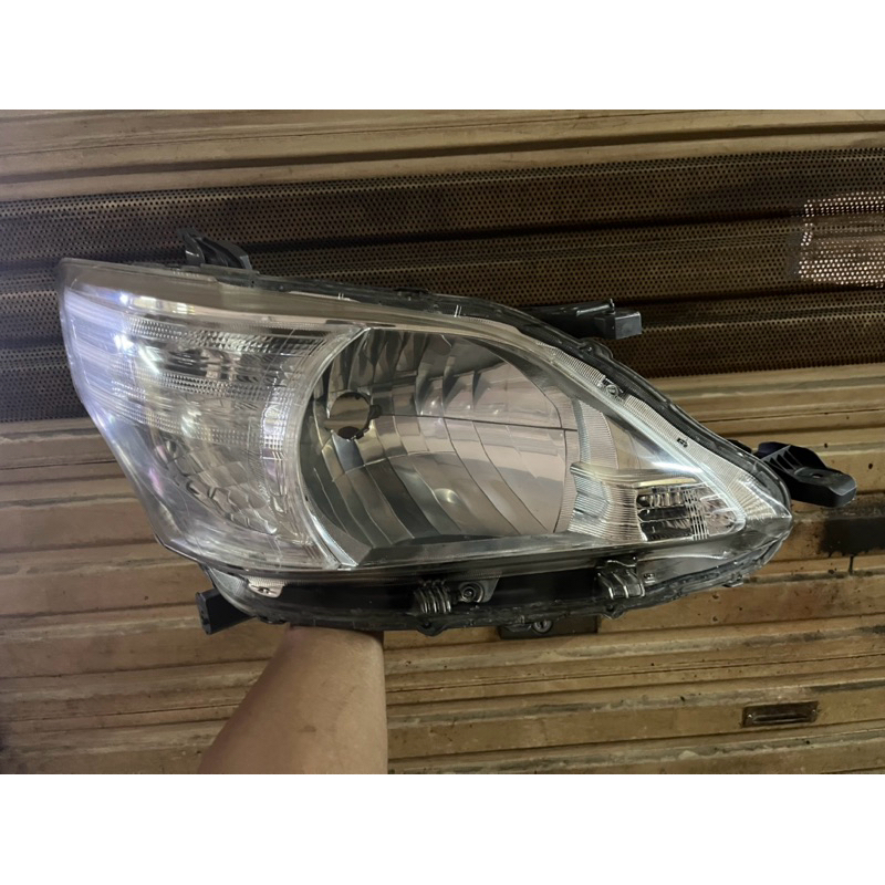 Jual headlamp lampu depan toyota innova 2012-2015 original kanan ...