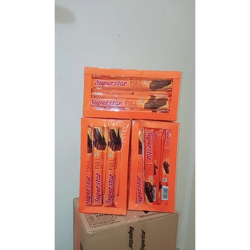 Jual SUPER STAR WAFER SALUT COKLAT || TRIPLE CHOCOLATE || MAYORA ...
