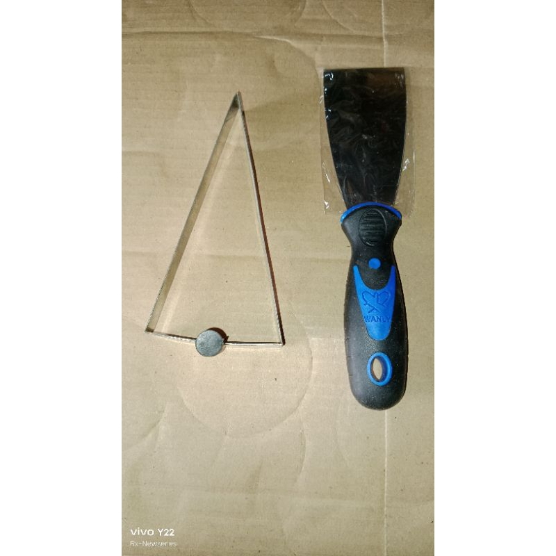 Jual segitiga perata adonan dan skrap kapi kue loyang crepes ukuran ...