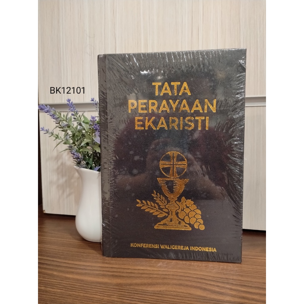 Jual Buku Tata Perayaan Ekaristi ( TPE) Imam Edisi Revisi | Shopee Indonesia