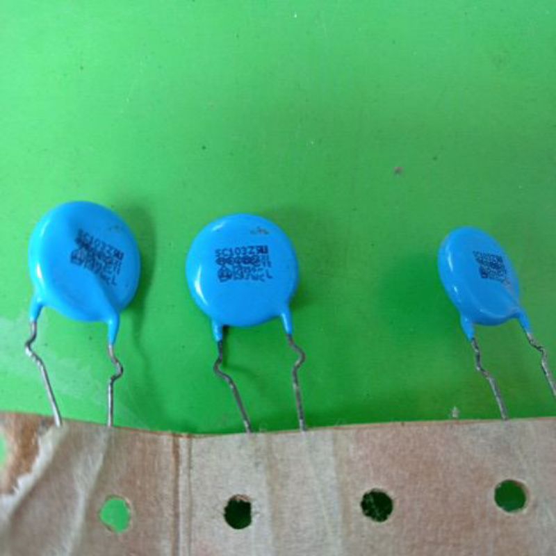 Jual kapasitor 10nf 250vac keramik 103z-250v per 10pcs | Shopee Indonesia