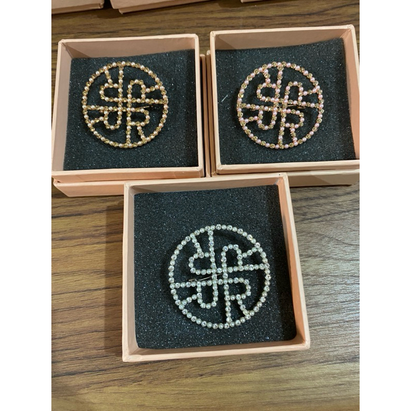 Jual NEW Alvia Brooch Ria Miranda BUKAN Preloved Bros RiaMiranda pin RM ...