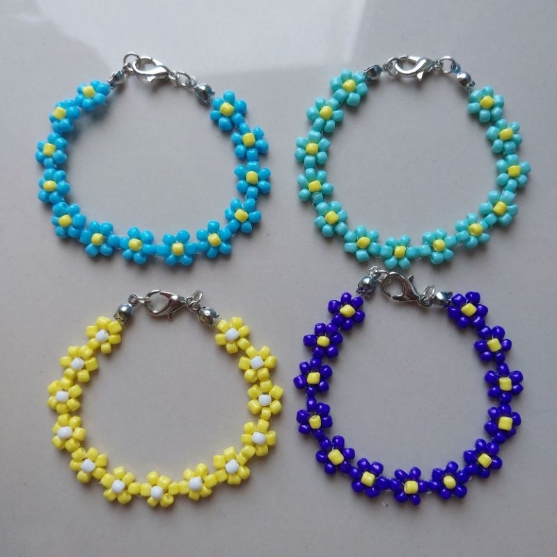 Jual Gelang Manik - Manik Bunga / Daisy Beaded Bracelet / Korean Beaded ...