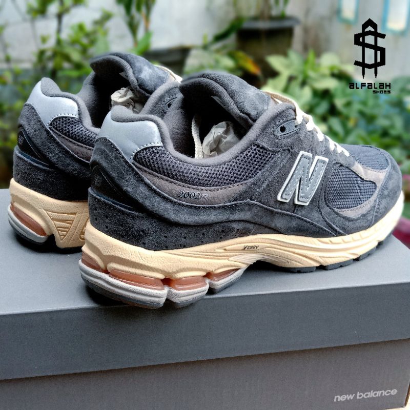 Jual NB 2002R Phantom Dark Grey | Shopee Indonesia