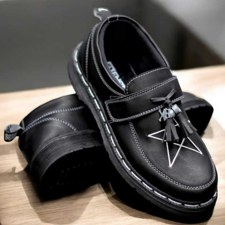 Jual Sepatu Skena Loafers Formal Pria Hitam Docmart Star Skull Slip On ...