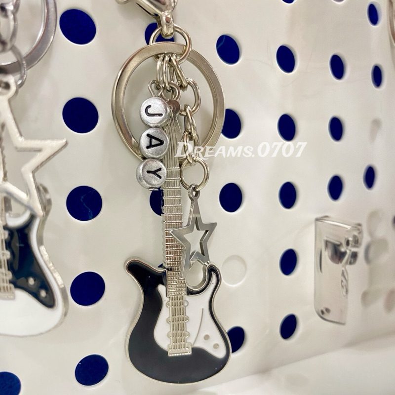 Jual ENHYPEN JAY keyring guitar keychain gantungan kunci gitar bisa ...