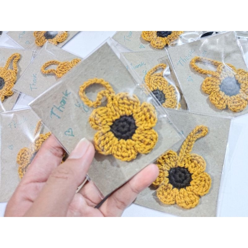 Jual Souvenir pernikahan gantungan kunci bunga rajut (ISI 50 PCS ...