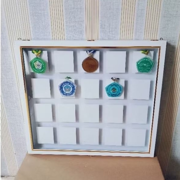 Jual Bingkai Medali 3 D / Frame Medali Bukaan Depan / Display Medali ...