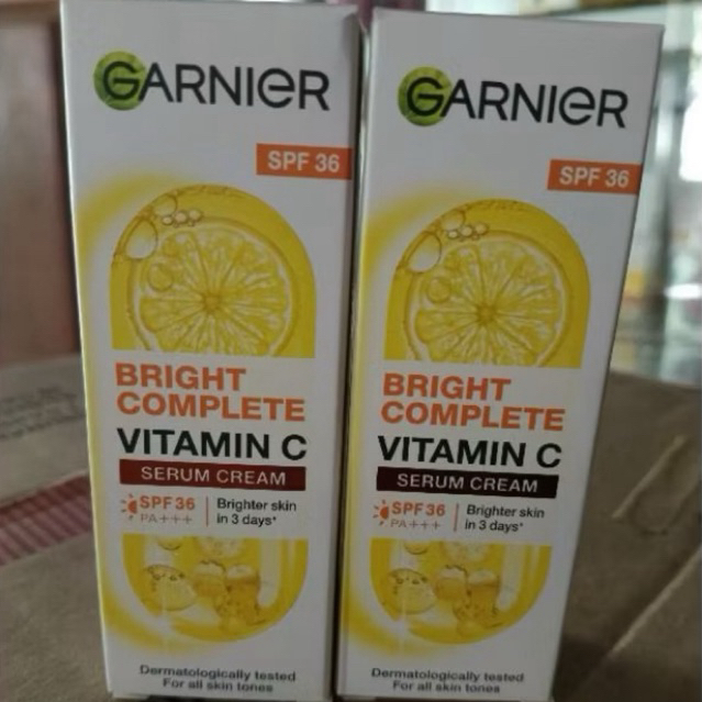 Jual Garnier Bright Complete Vitamin C Serum Cream SPF 36 20ml | Shopee Indonesia