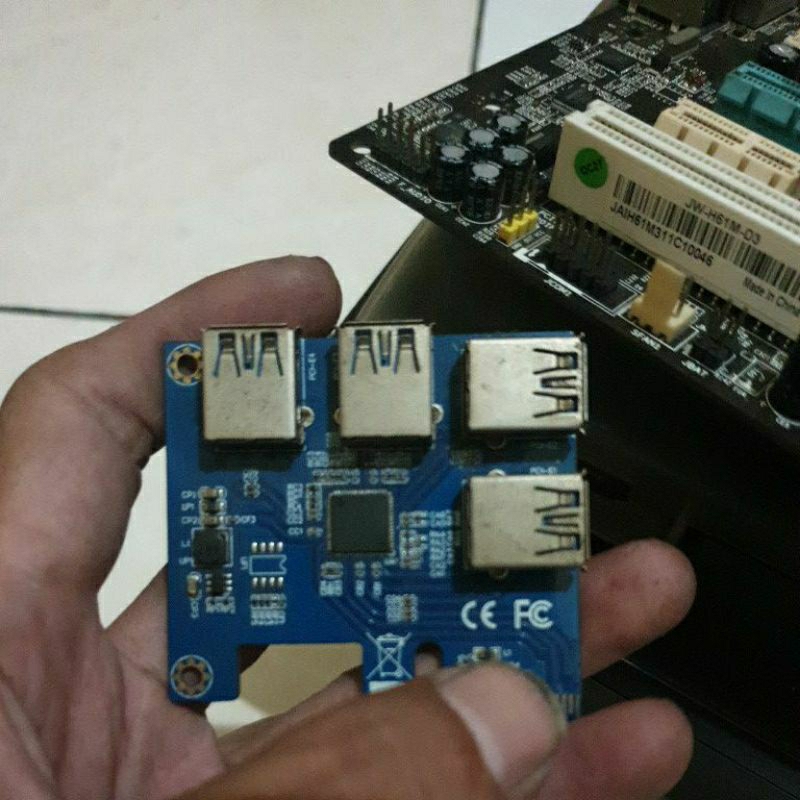 Jual spliter 1 to 4 vga mining | Shopee Indonesia