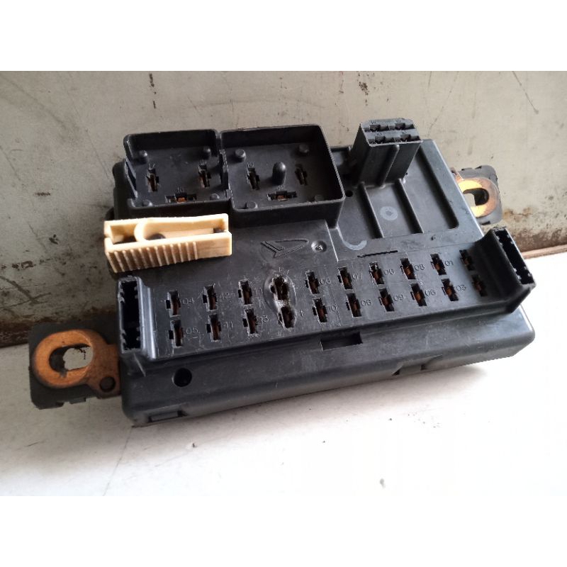 Jual box sekring fuse box charade classy original | Shopee Indonesia